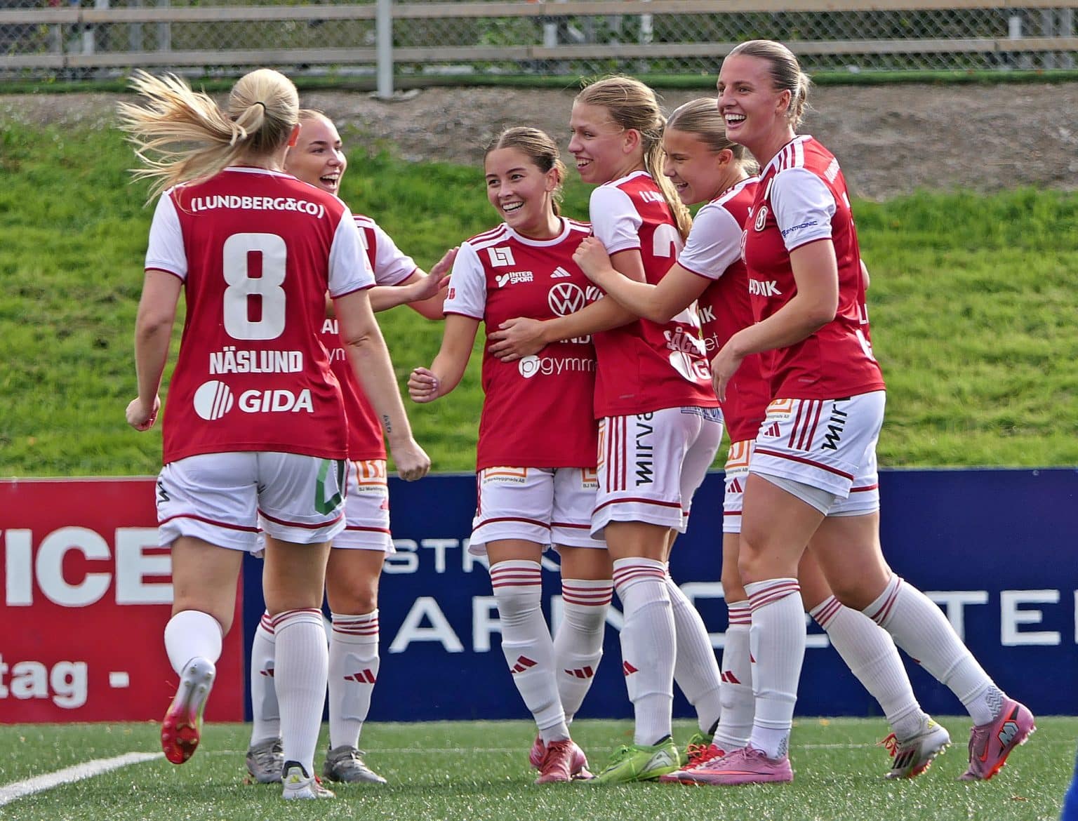 Hattrick från Sågström när damerna vann klart mot Täby - Sandvikens IF